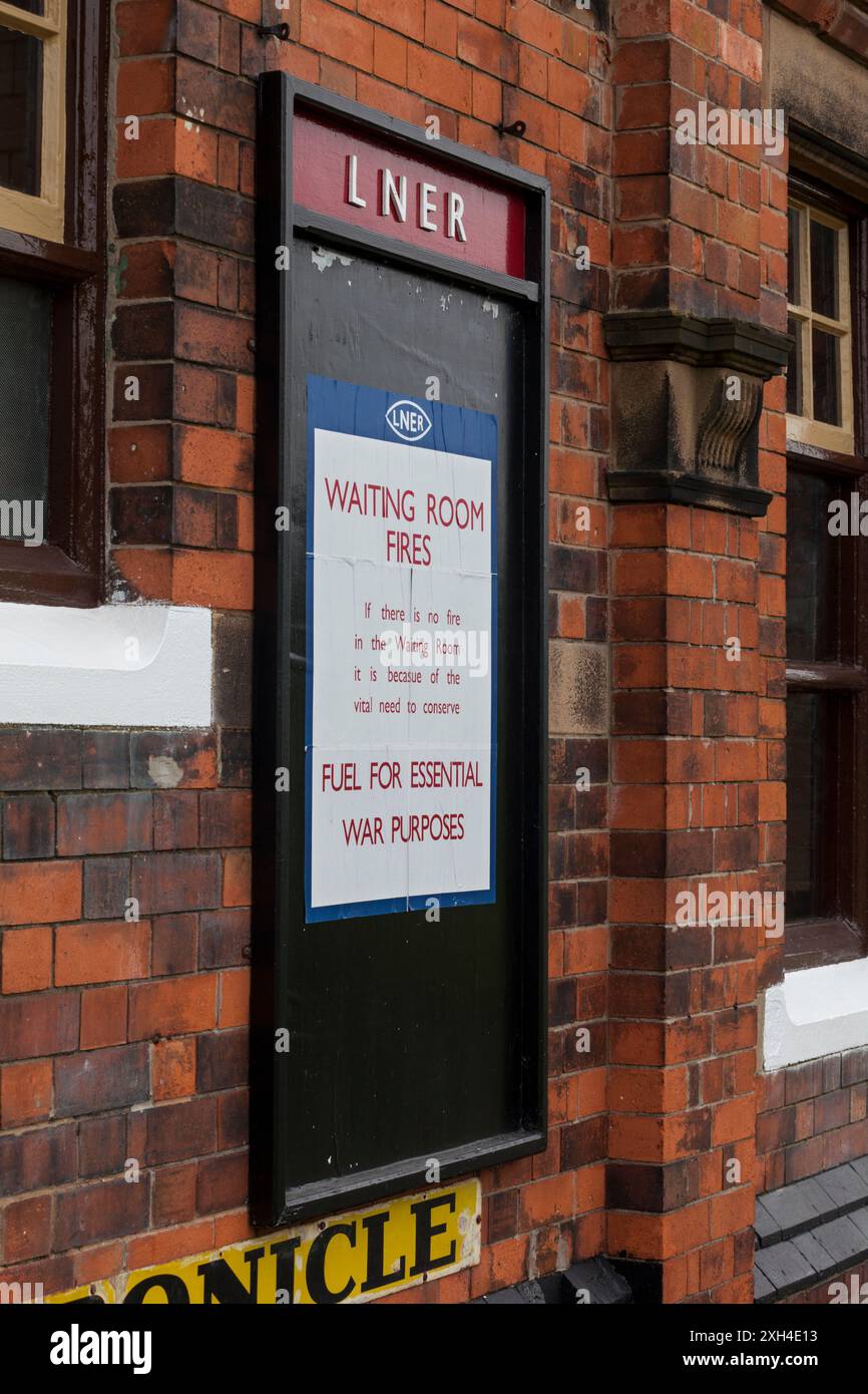 Lner poster hi-res stock photography and images - Alamy