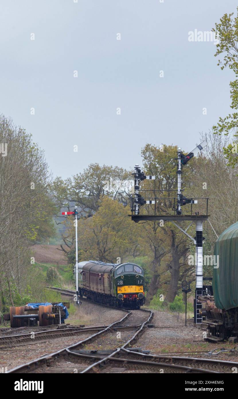 Preserved class 37 diesel locomotive D6700 at Rothley (Great Central ...