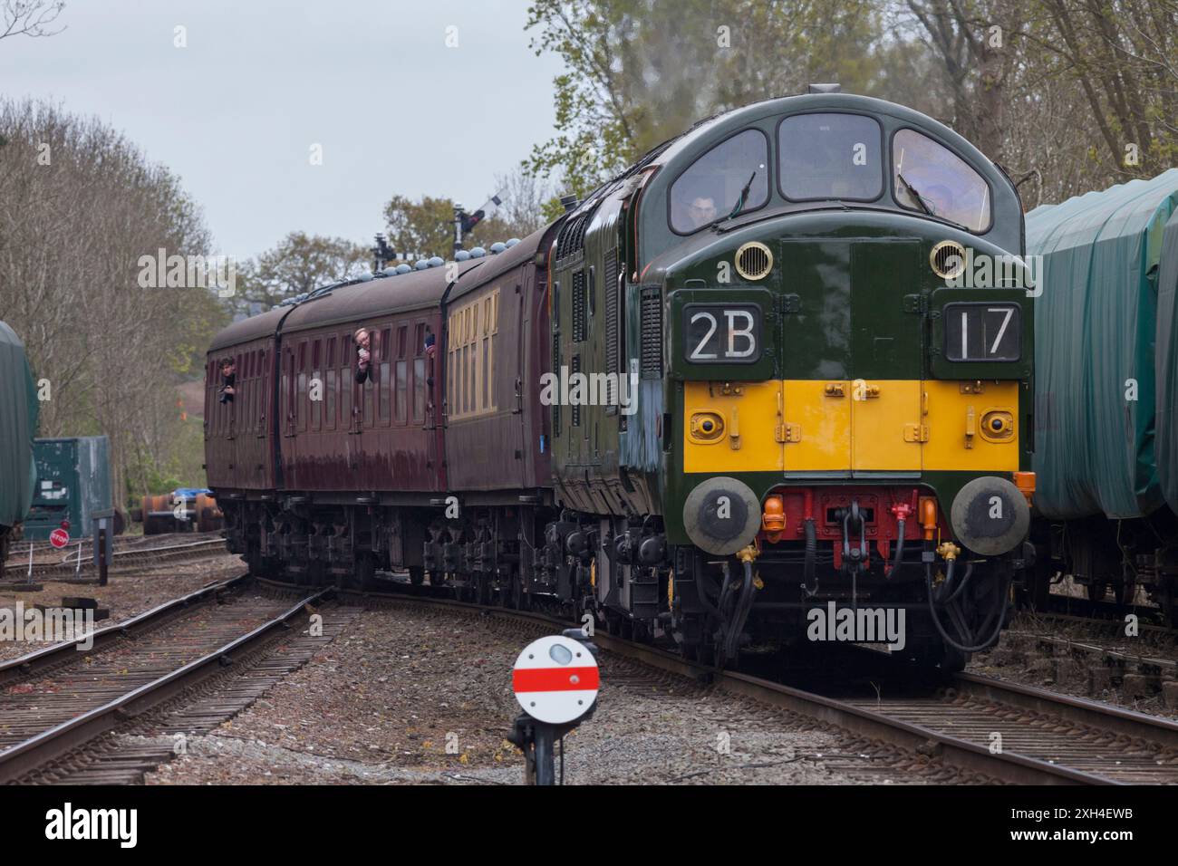 Preserved class 37 diesel locomotive D6700 at Rothley (Great Central ...