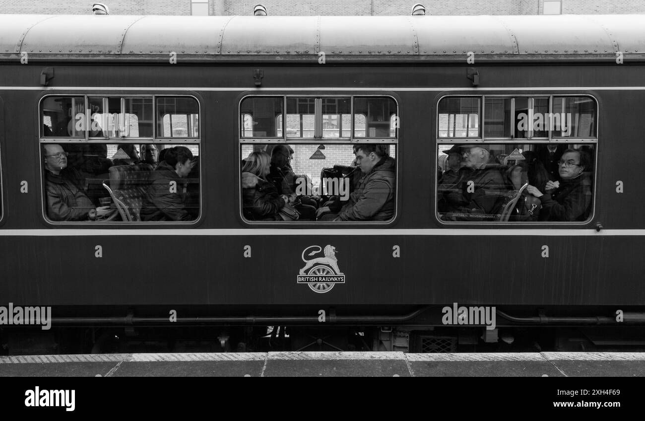 Loughborough (Great Central Railway) passengers on board preserved ...