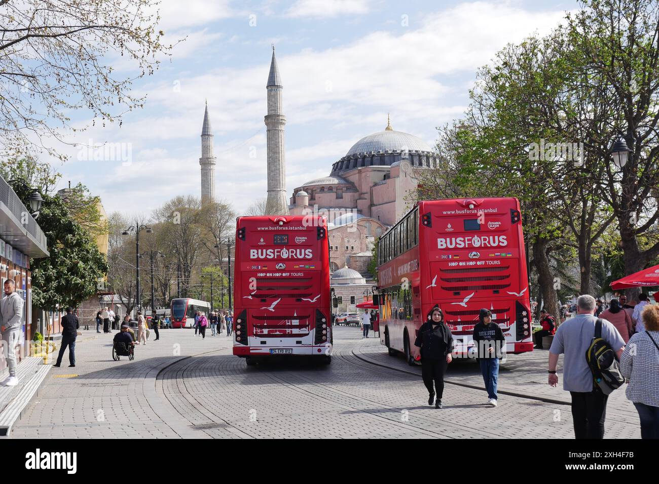 City sightseeing bus istanbul hi-res stock photography and images - Alamy