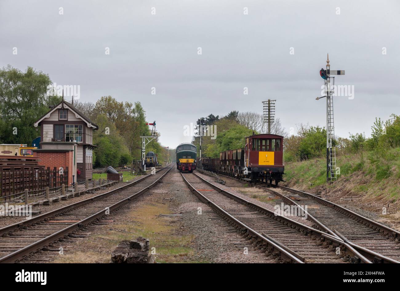 Quorn and Woodhouse (preserved Great Central Railway) class 45 peak ...