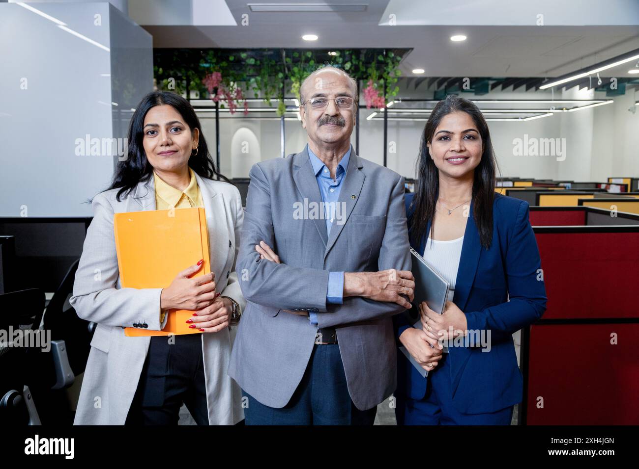 Staff bonding hi-res stock photography and images - Alamy