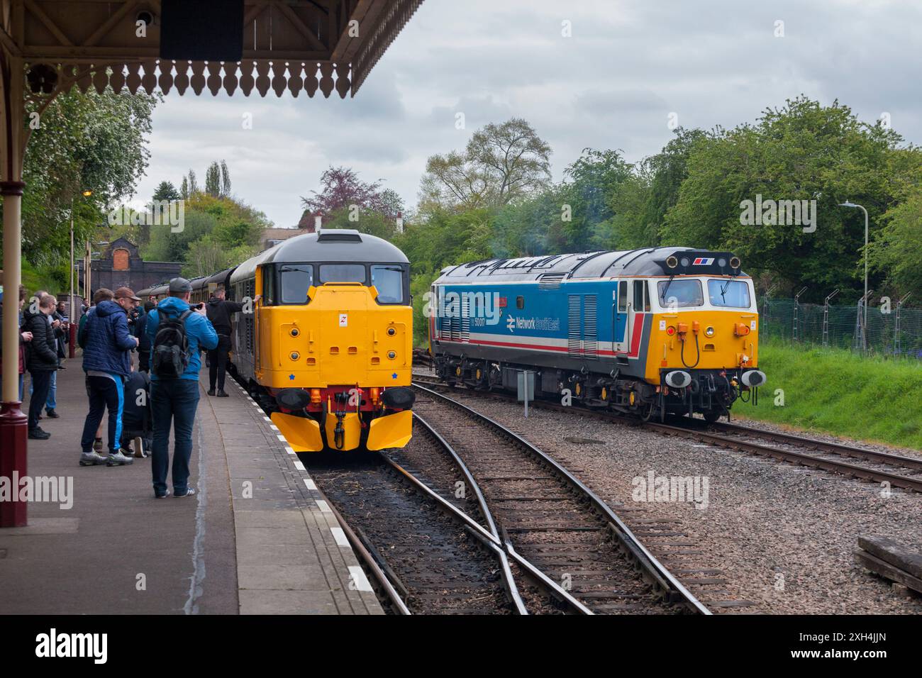 Preserved class 31 locomotive 31108 (left) and class 50 50017 (right ...