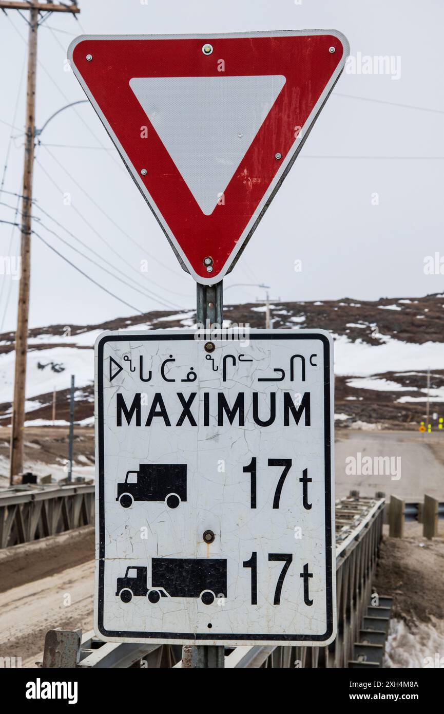 Yield and maximum weight limit signs on the bridge on Niaqunngusiariaq ...