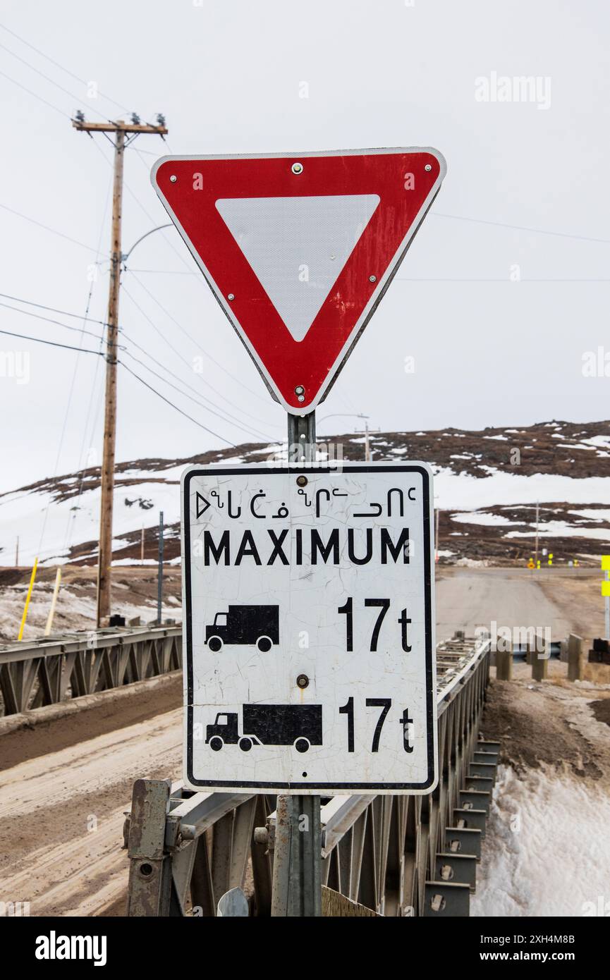 Weight limit hi-res stock photography and images - Alamy