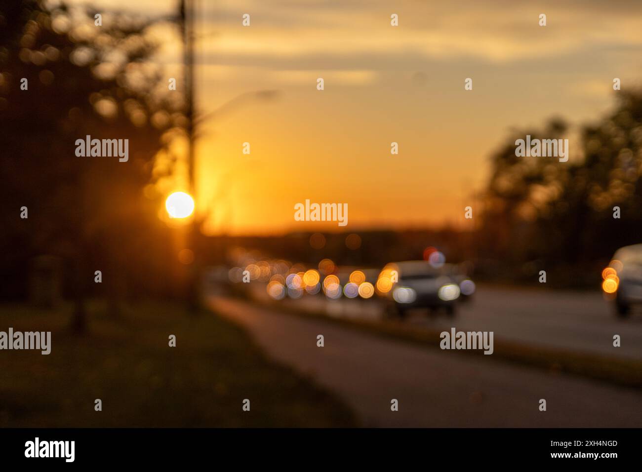 Soft edged headlights hi-res stock photography and images - Alamy