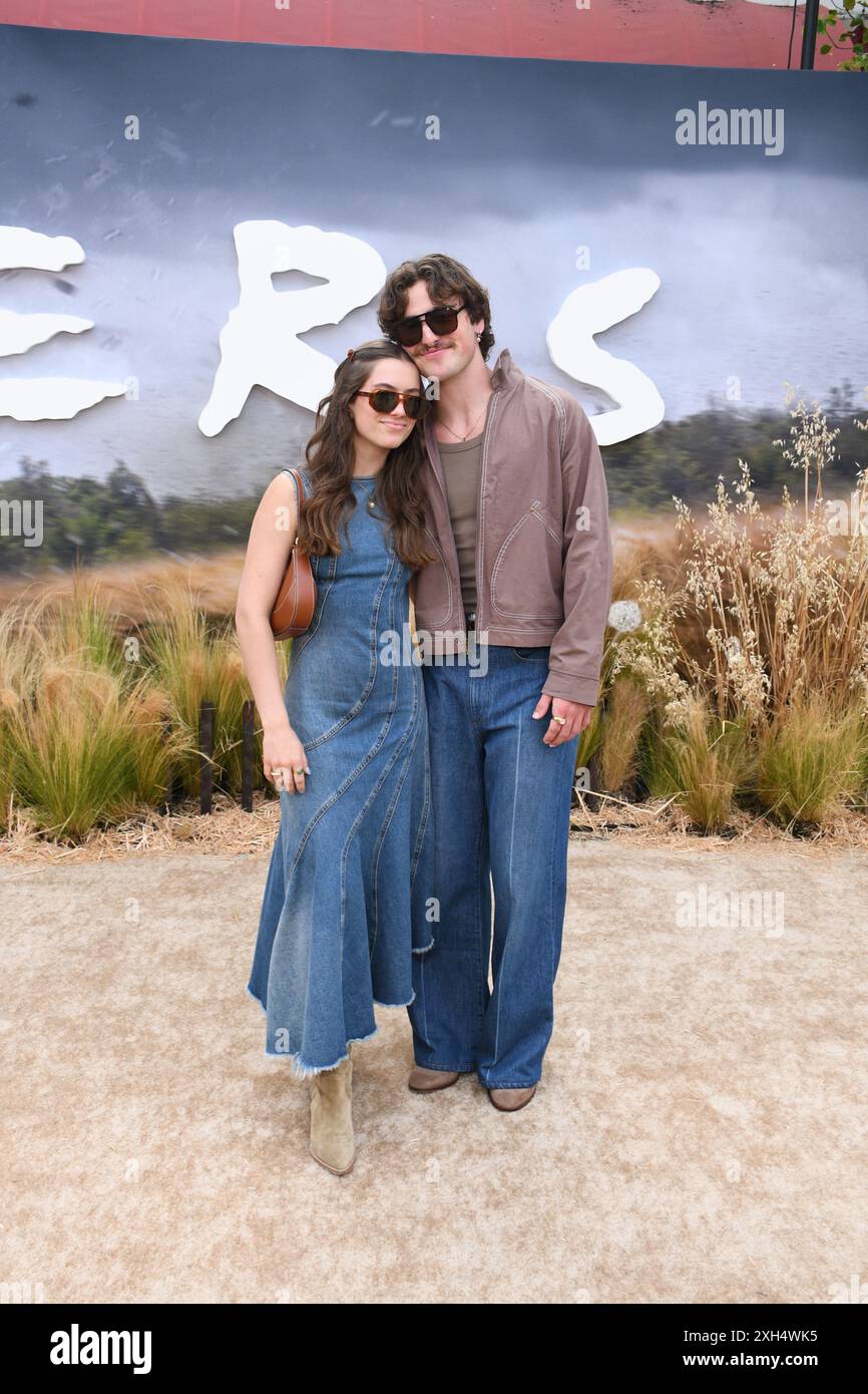 Benson boone maggie thurmon hi-res stock photography and images - Alamy