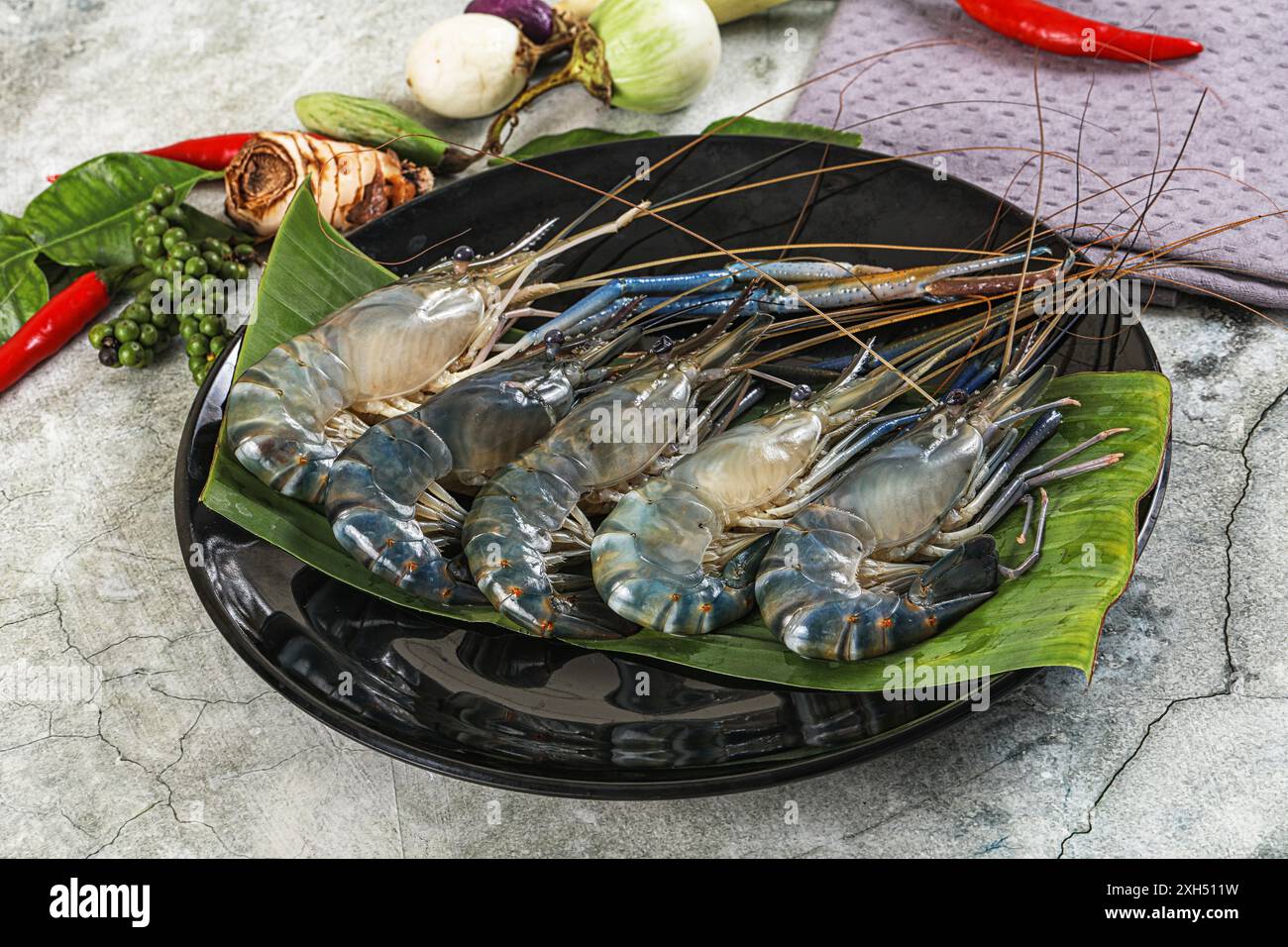 Raw blue river prawn in the plate for cooking Stock Photo - Alamy