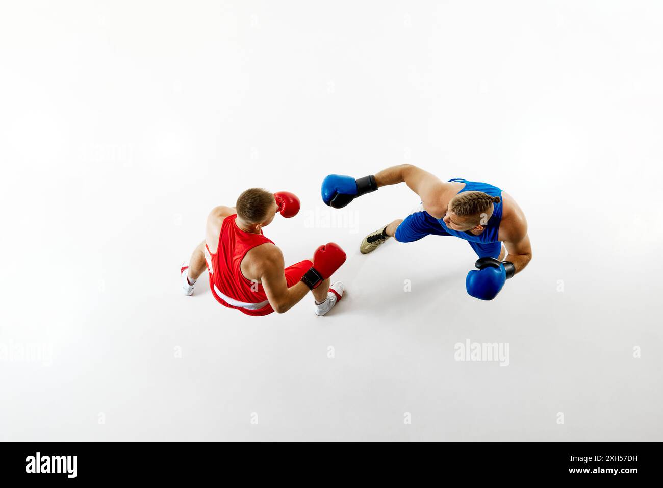Boxing ring with fighters overhead hi-res stock photography and images ...