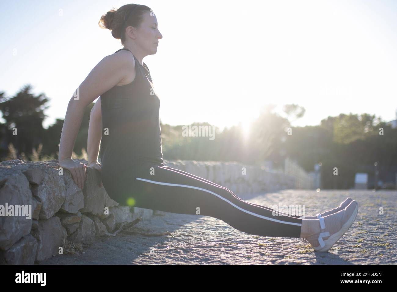 Woman wall push up exercise hi-res stock photography and images - Alamy