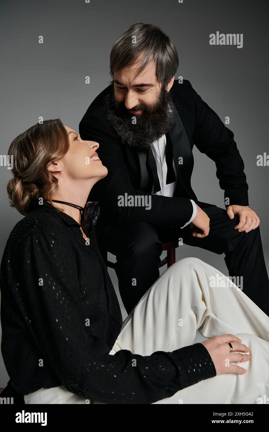 Couple photoshoot poses hi-res stock photography and images - Alamy