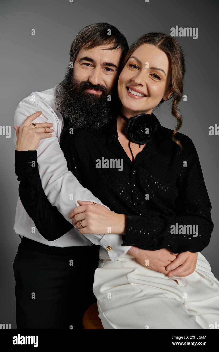 Poses together hi-res stock photography and images - Alamy