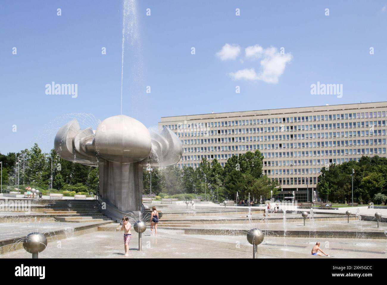 Soviet era fountain hi-res stock photography and images - Alamy