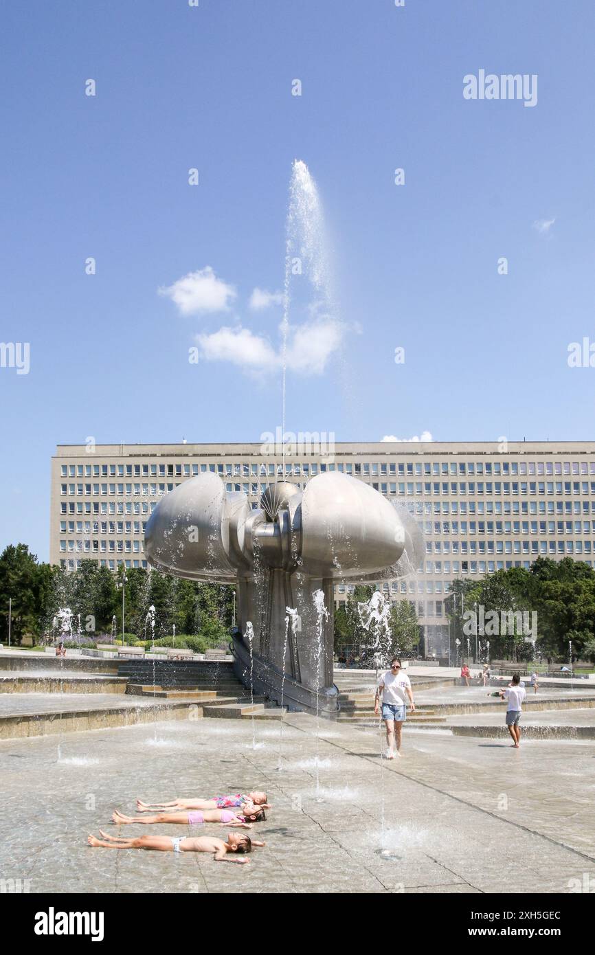 Soviet era fountain hi-res stock photography and images - Alamy