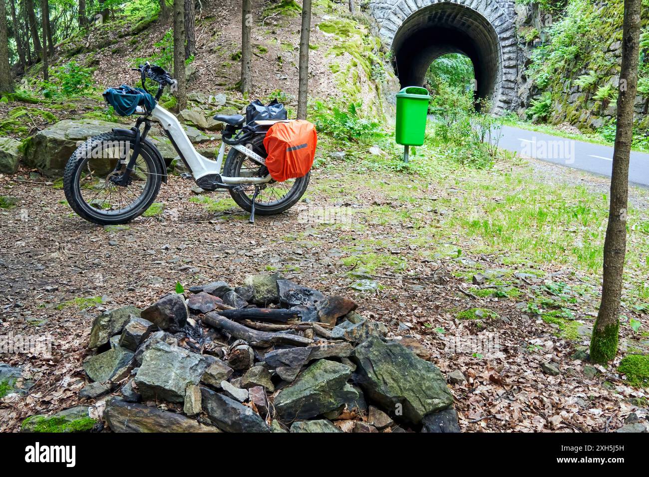 Cycling pit stop hi-res stock photography and images - Alamy