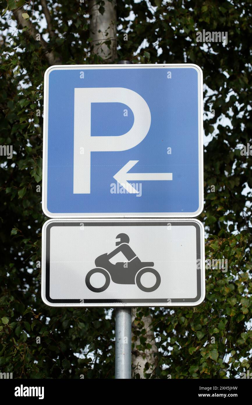 Traffic sign Parking lot for motorcycles, Germany Stock Photo - Alamy
