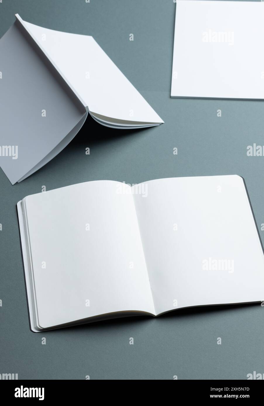Folded brochures hi-res stock photography and images - Alamy