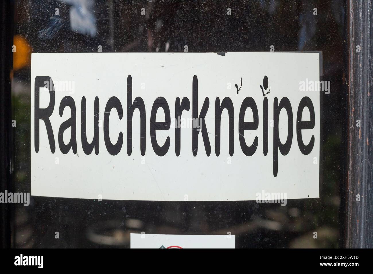 Smoking bar sign on a window of a pub, Germany Stock Photo - Alamy