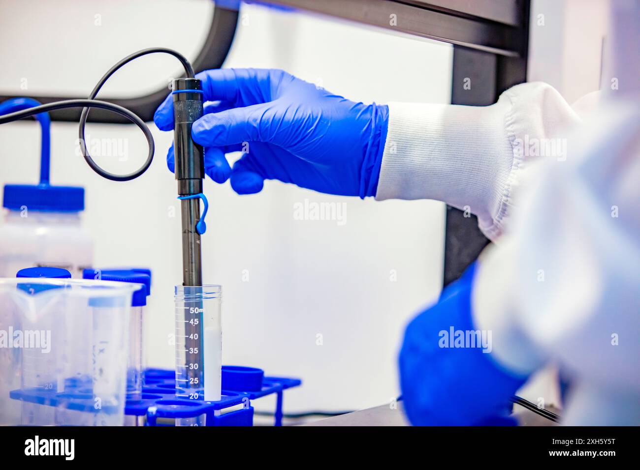 Quality control test hi-res stock photography and images - Alamy