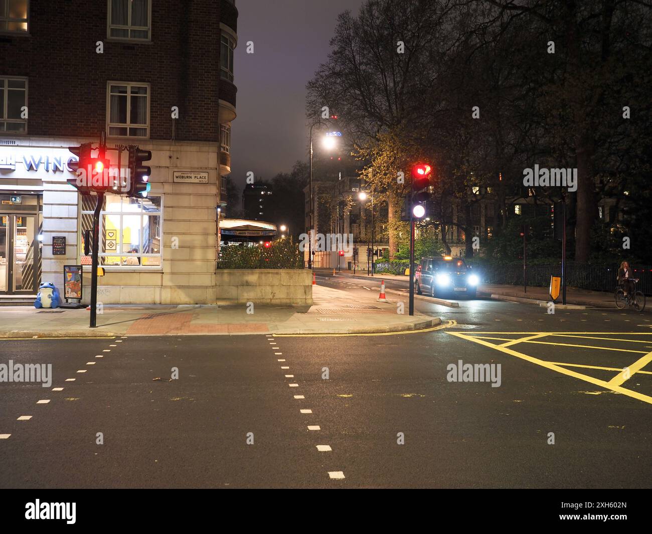 Woburn place hi-res stock photography and images - Alamy