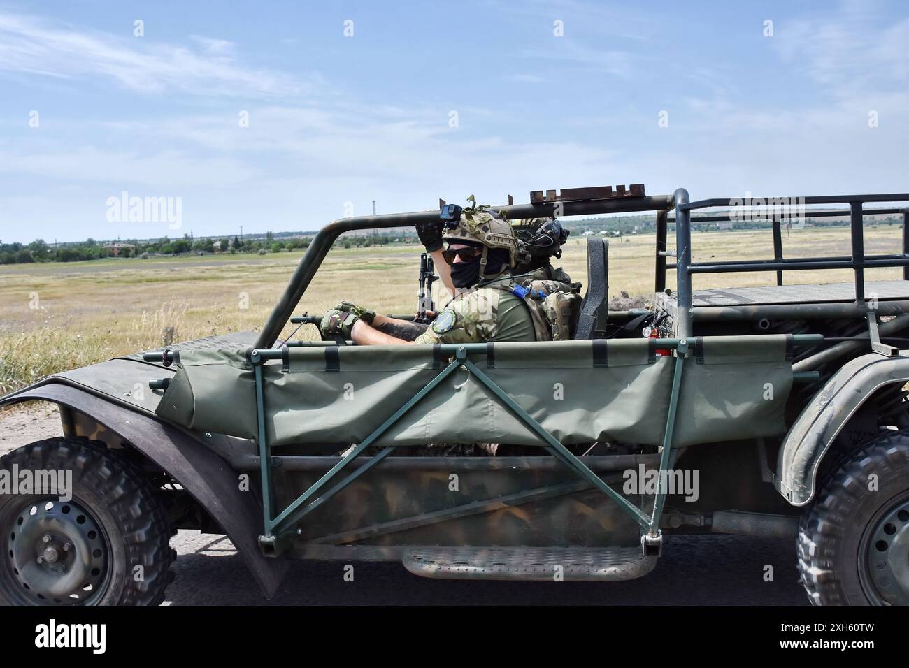 Ukrainian soldiers from the evacuation team of 65th Separate Mechanized ...
