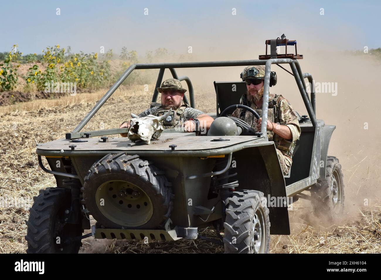 Ukrainian soldiers from the evacuation team of 65th Separate Mechanized ...