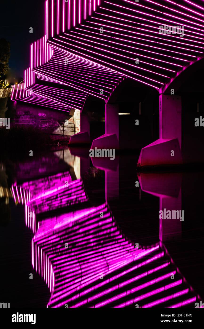 Illumination electric lights reflections hi-res stock photography and ...