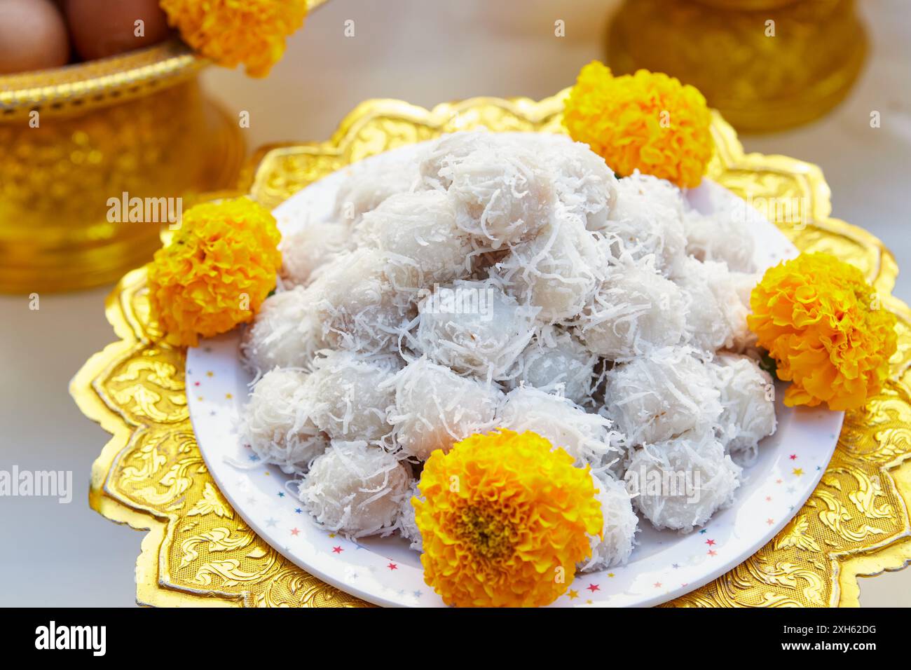 Kanom tom kao hi-res stock photography and images - Alamy
