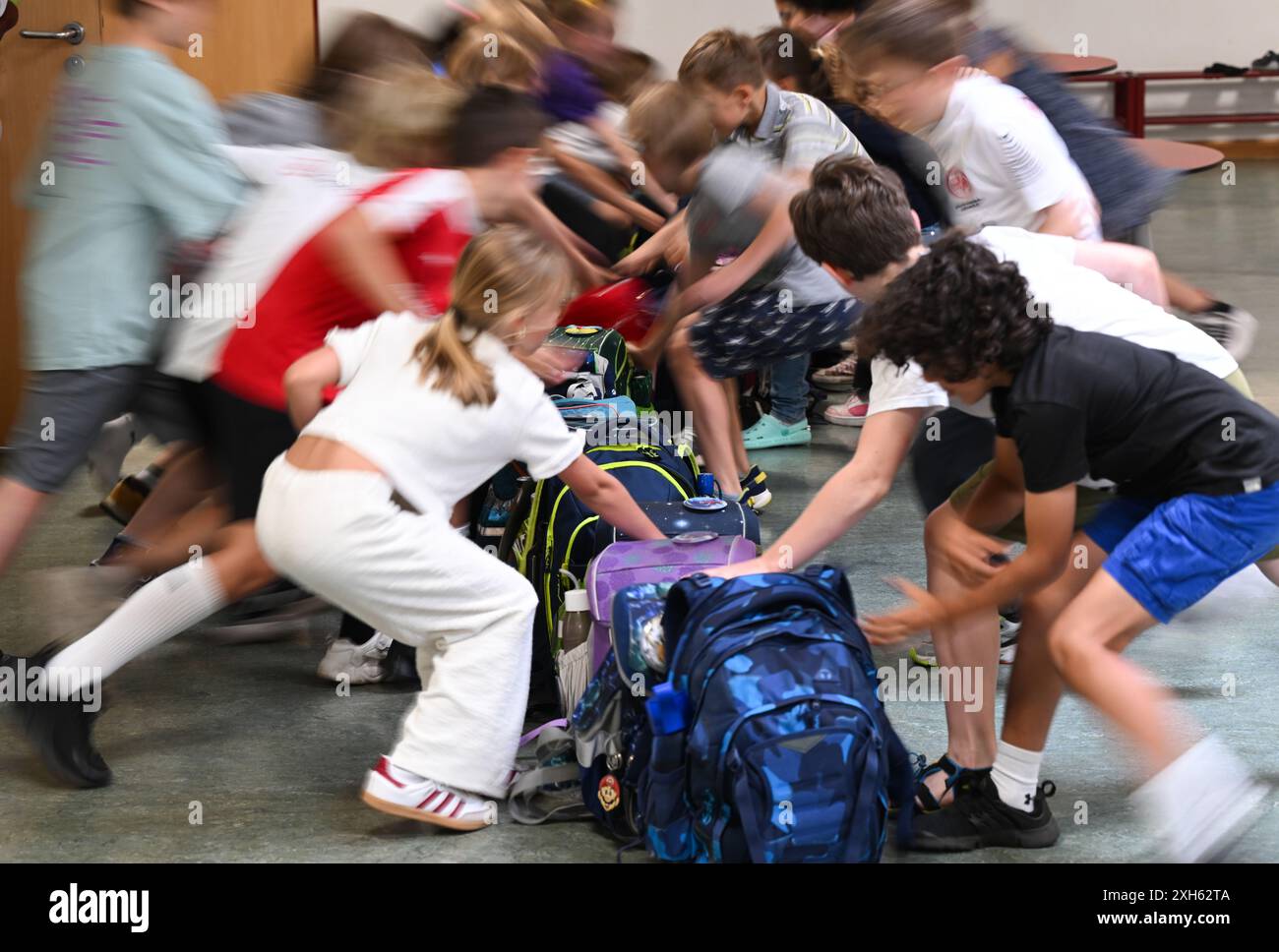 Wiesbaden, Germany. 12th July, 2024. Pupils in class 3a at Robert ...