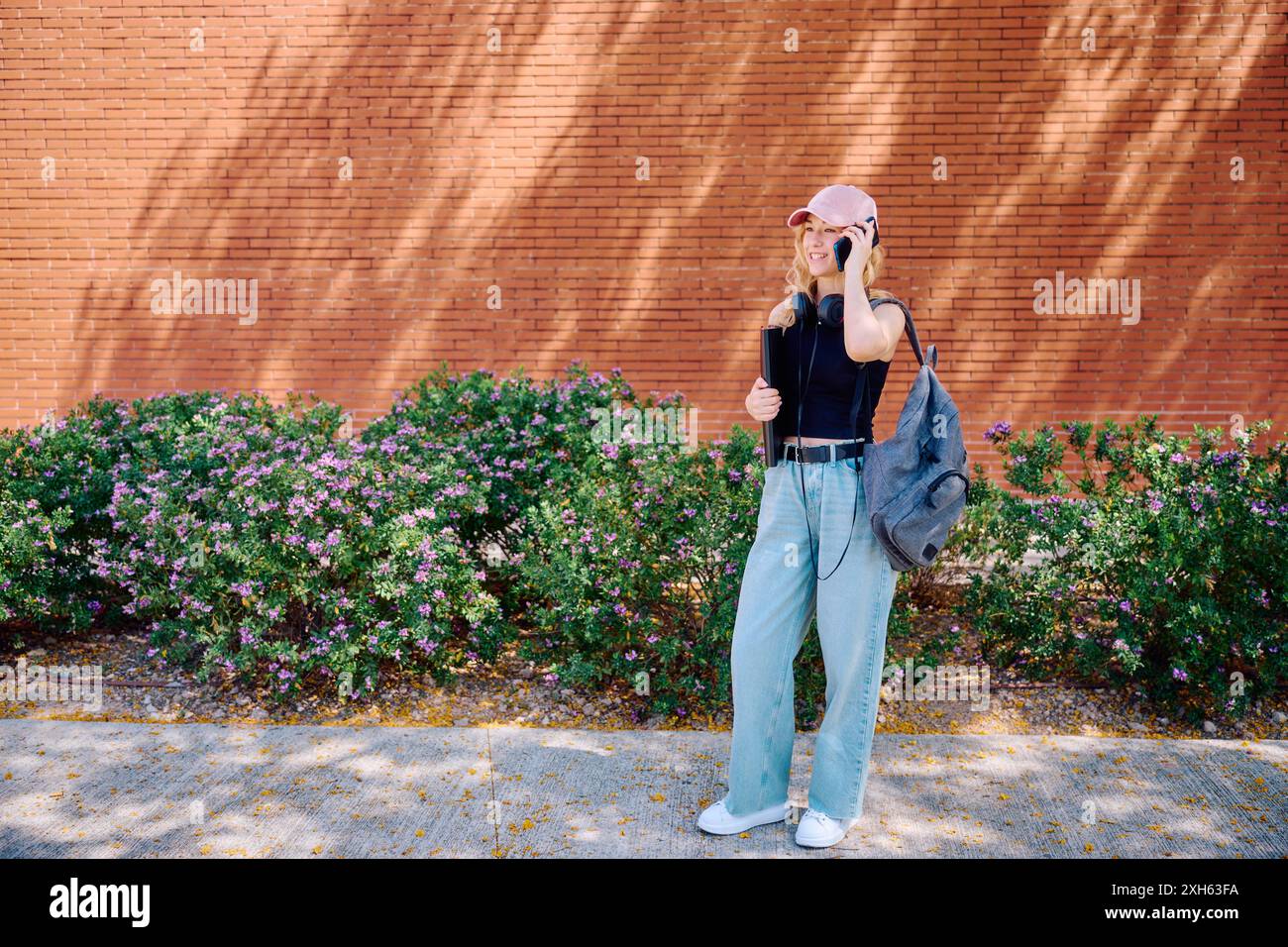 Woman talking on phone shadow hi-res stock photography and images - Alamy