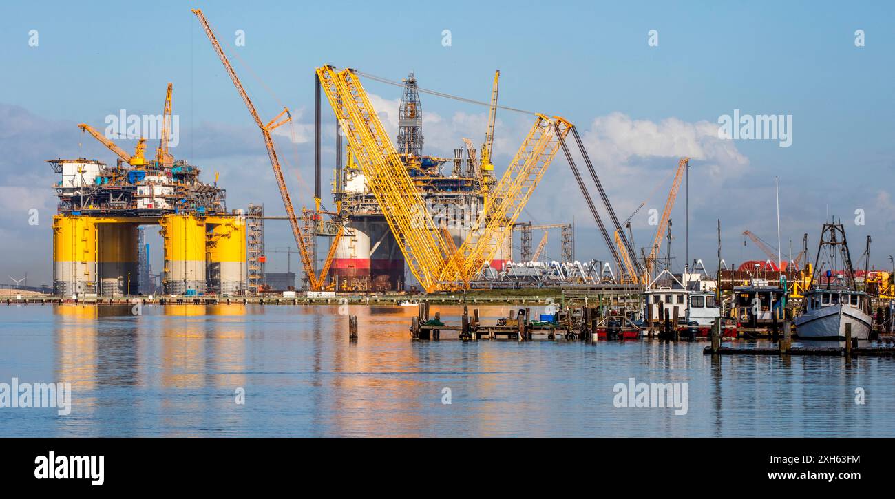 Platform under construction in Texas Stock Photo - Alamy