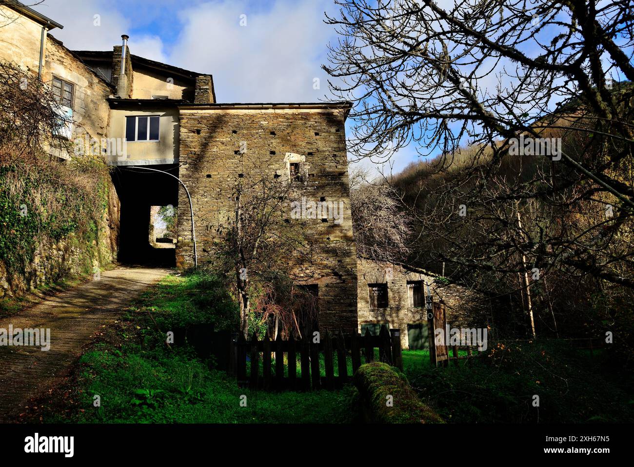 Entry to Ferreira Nova, Folgoso do Courel, Lugo, Spain Stock Photo - Alamy