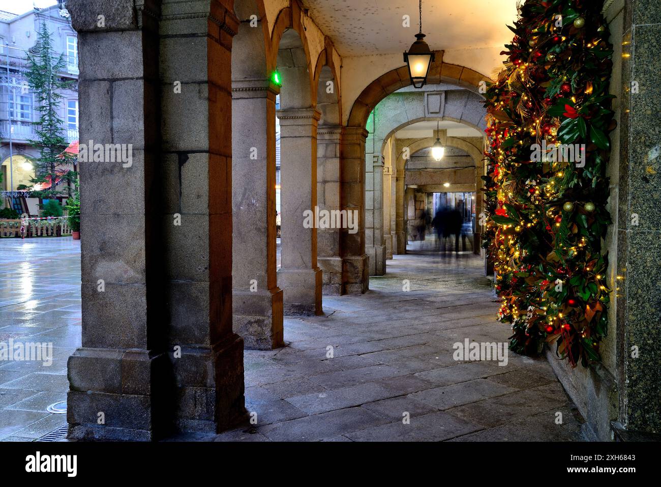 Covered pedestrian arcade hi-res stock photography and images - Alamy