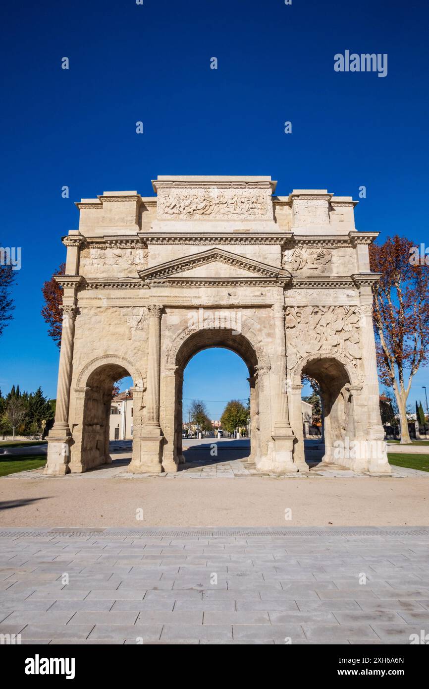 Famous Roman triumphal arch in Orange city, in the Vaucluse department ...