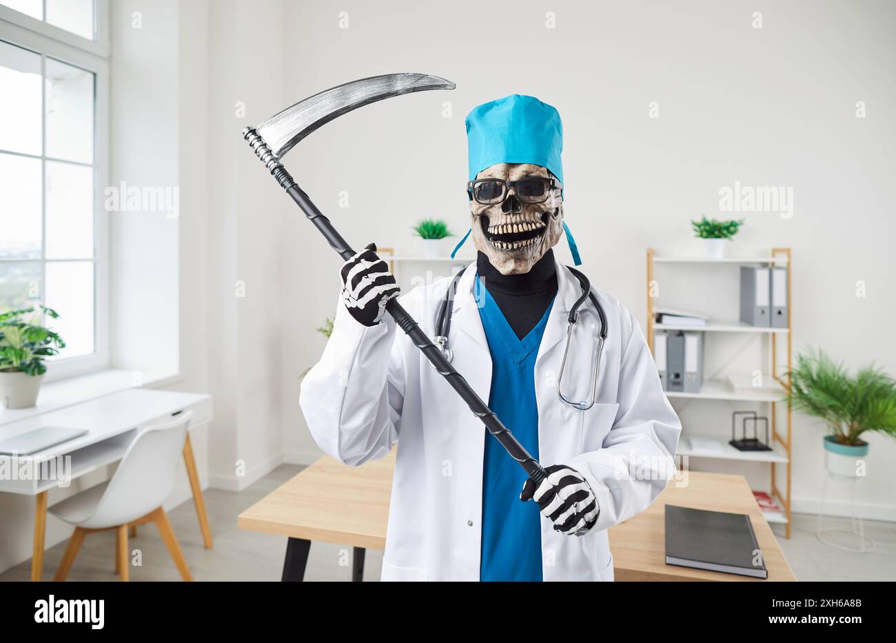 Death the grim reaper hi-res stock photography and images - Alamy