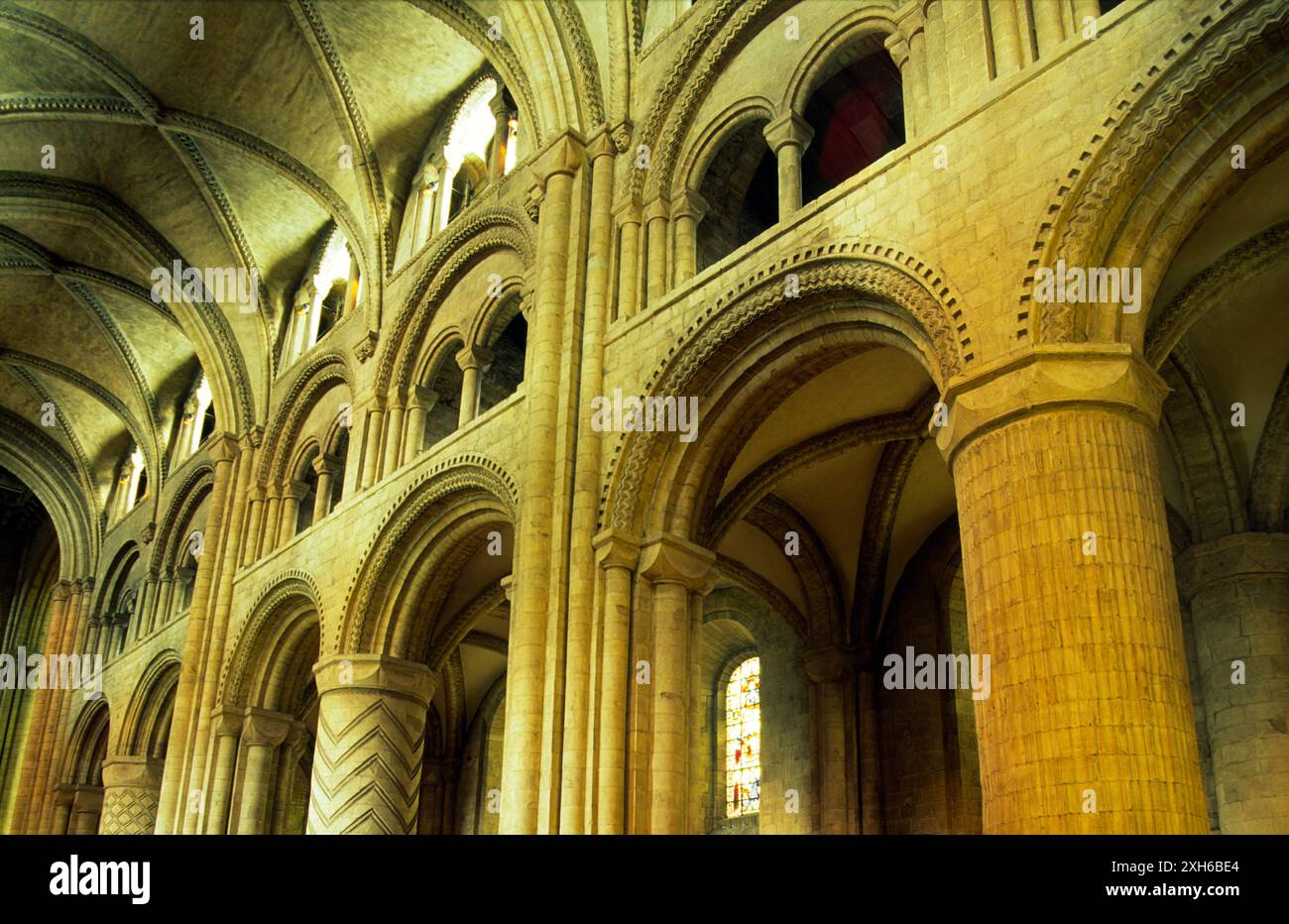 Romanesque columns hi-res stock photography and images - Alamy
