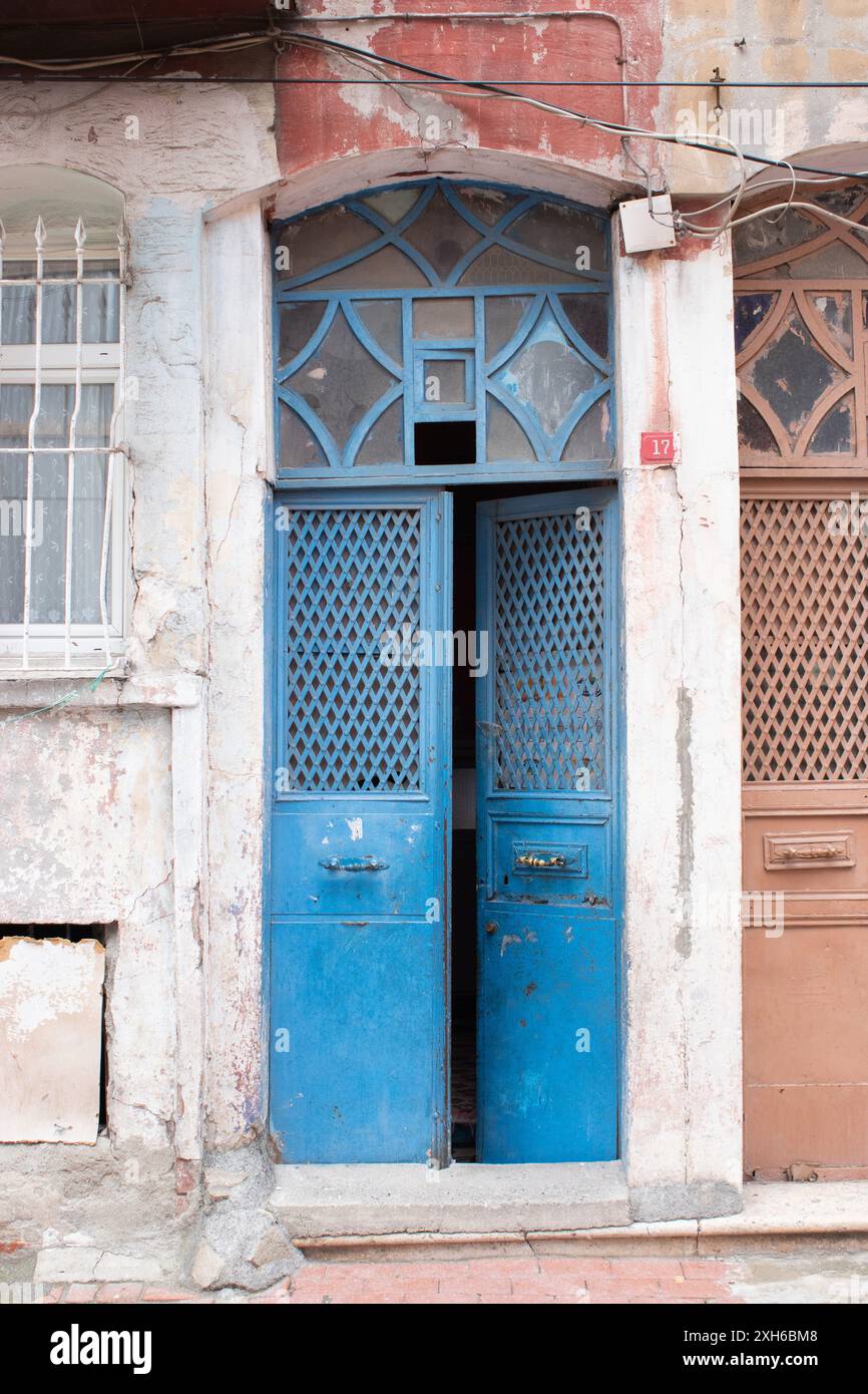 Gate house architecture element hi-res stock photography and images - Alamy