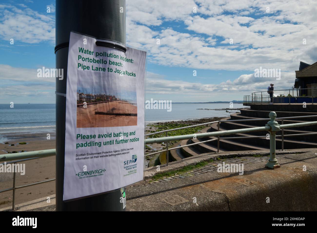 Edinburgh Scotland, UK 12 July 2024. Sign indicating Poor Water Quality ...