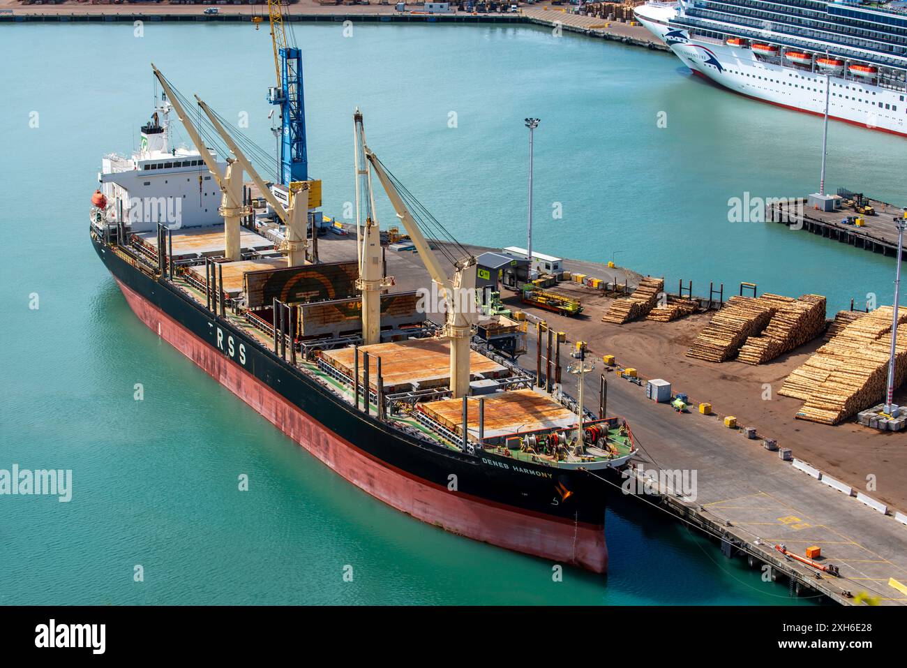 Timber exports from new zealand hi-res stock photography and images - Alamy