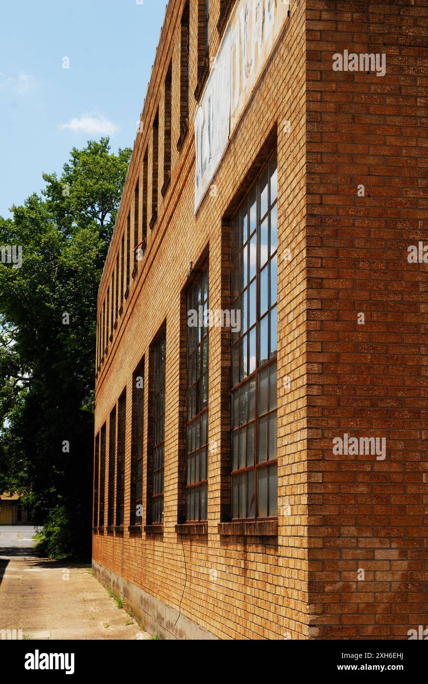 Abandoned Building in Tyler, TX USA Stock Photo - Alamy