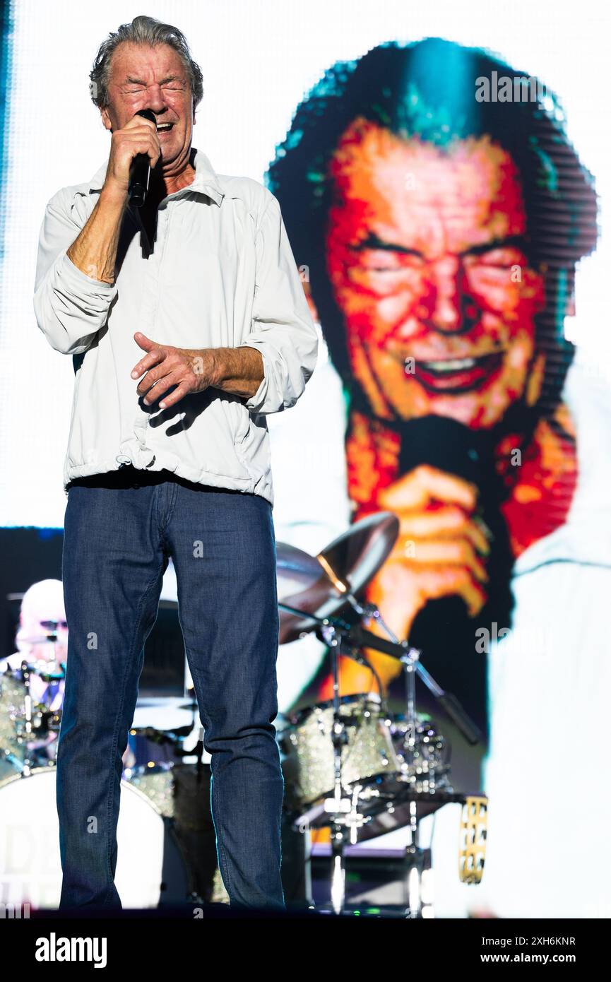 Deep purple a marostica hi-res stock photography and images - Alamy