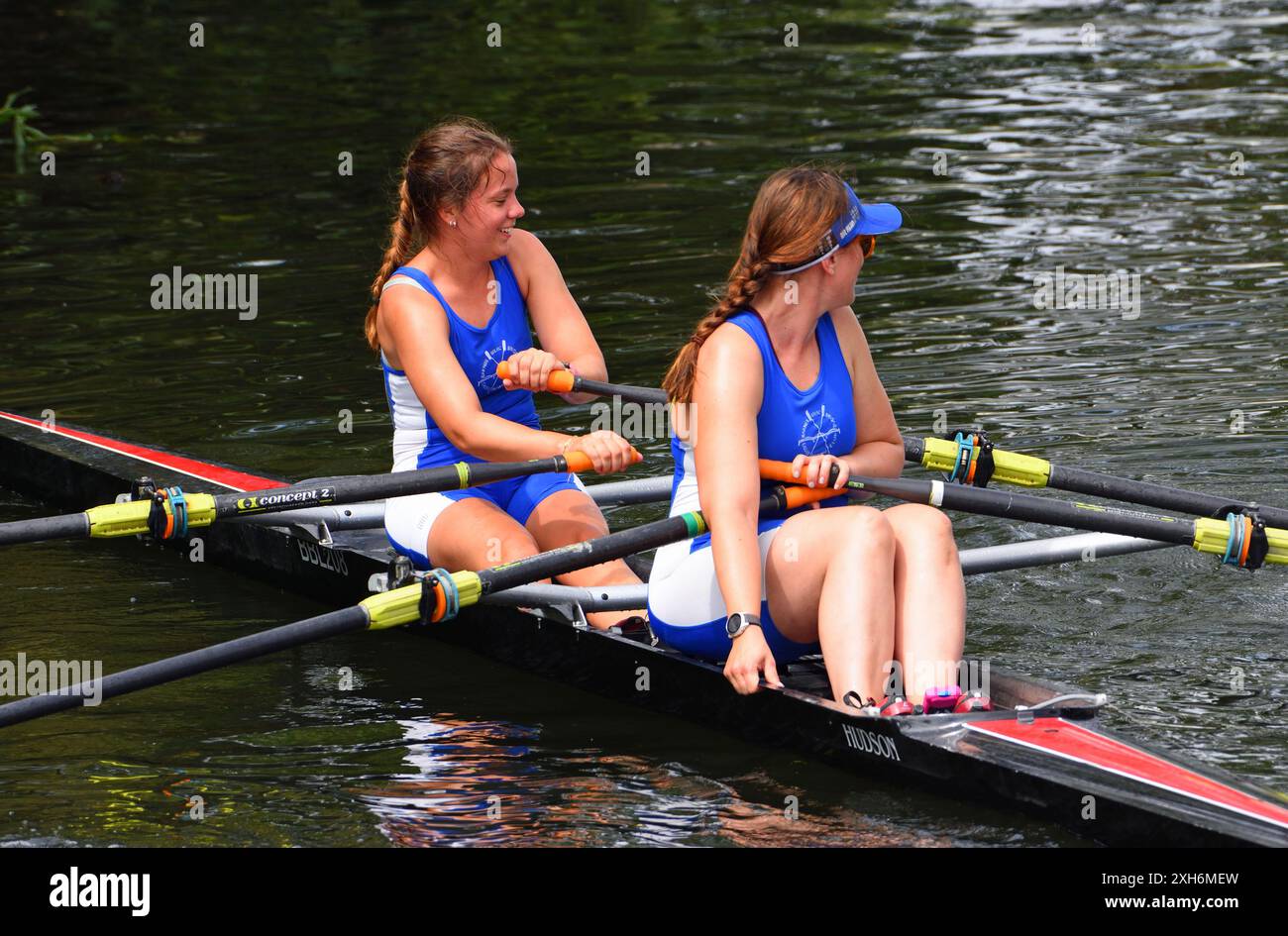 Two young ladies rowing hi-res stock photography and images - Alamy