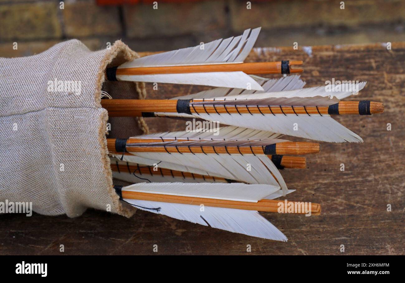 Old arrow archery hi-res stock photography and images - Alamy