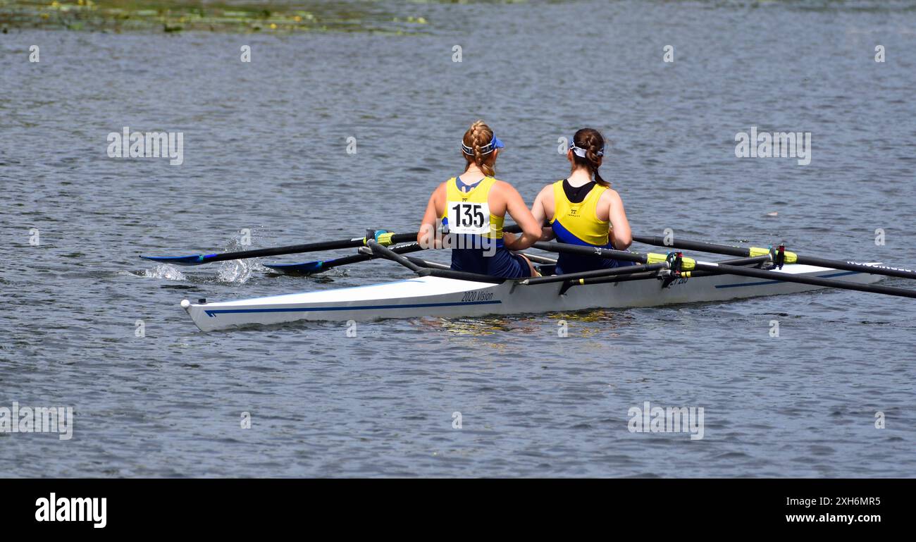Sculling hi-res stock photography and images - Alamy