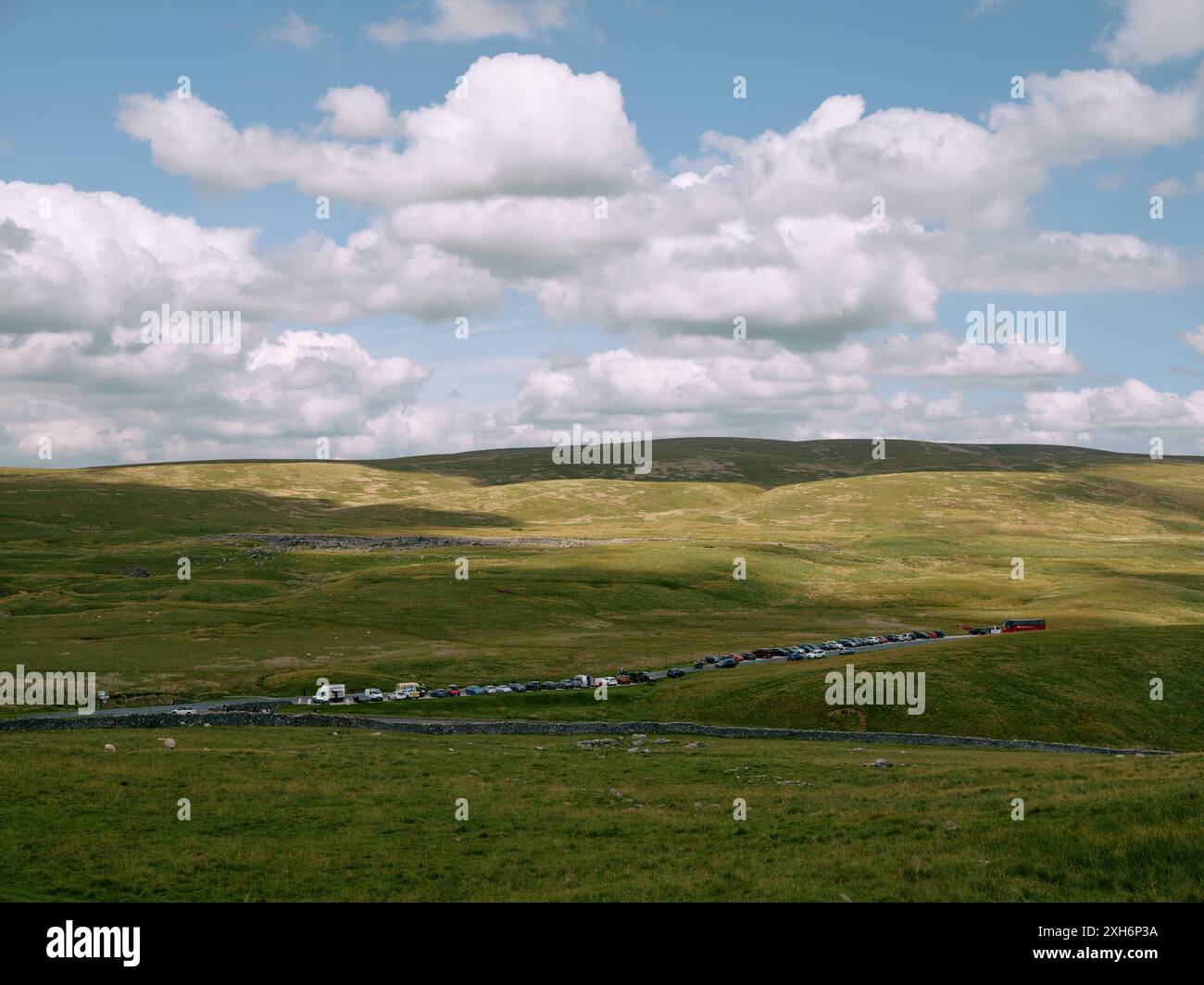 The B2655 road across the moors turns into a car park at Ribblehead ...