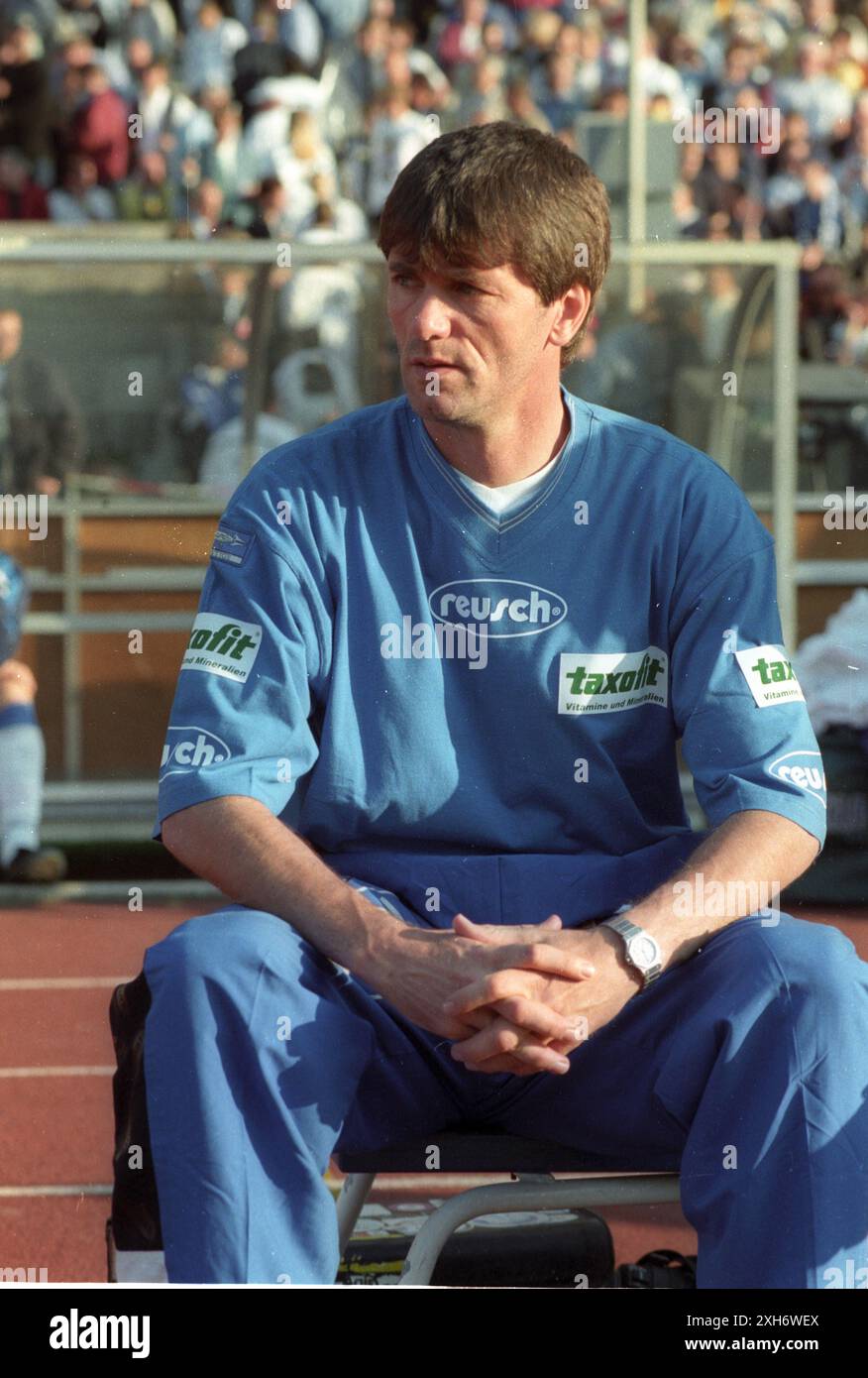 Dfb cup final 1998 hi-res stock photography and images - Alamy