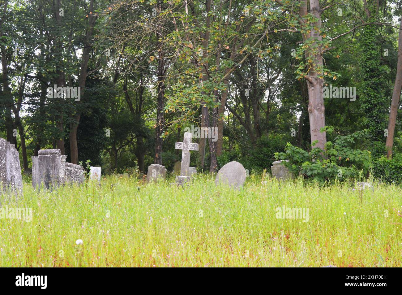 Cemeteries and graveyards Stock Photo - Alamy