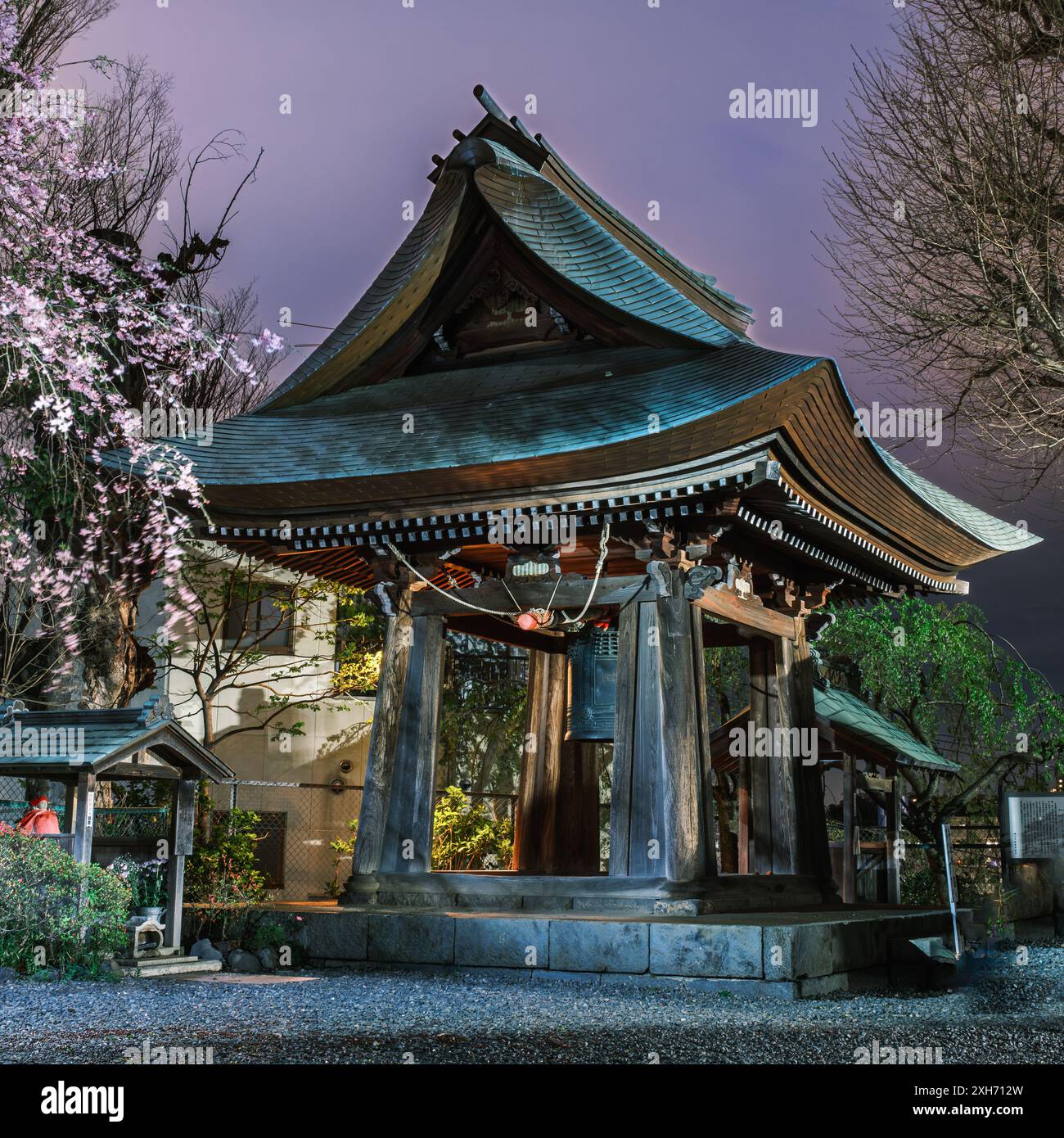 Traditional temple features hi-res stock photography and images - Alamy