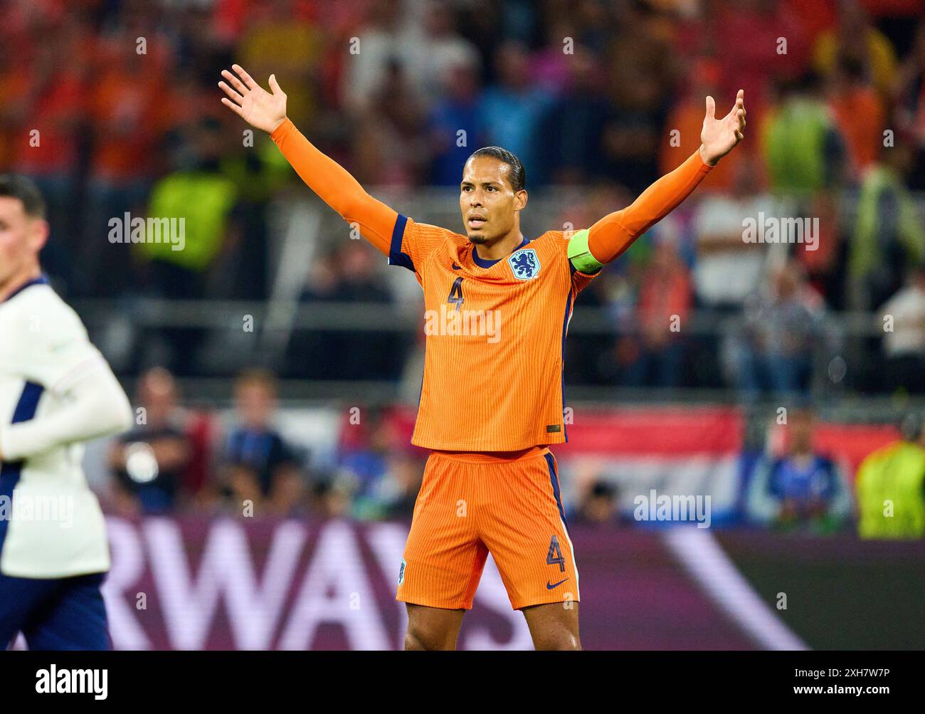 Virgil VAN DIJK, NL 4 geste in the semi final match NETHERLANDS ...